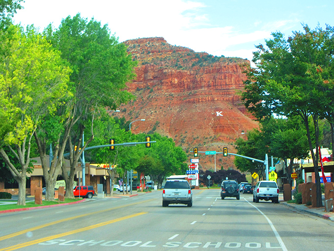 Those red rock formations aren't a movie backdrop &ndash; they're the everyday scenery that Kanab residents wake up to.
