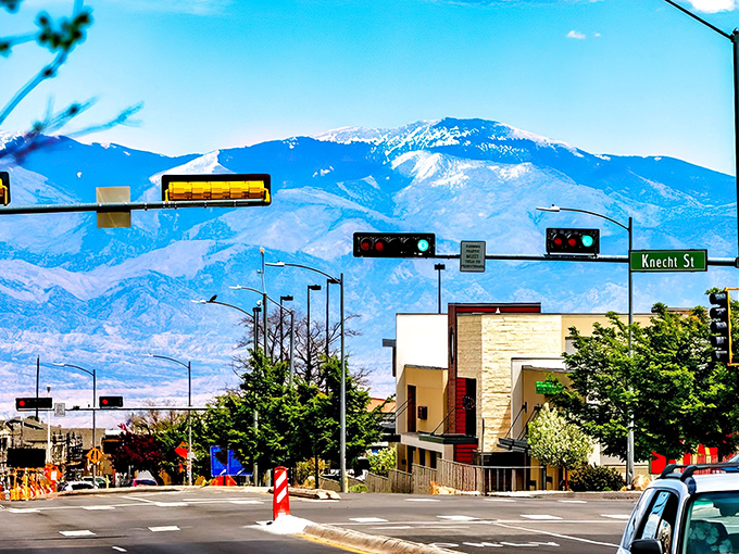 The mountains behind Los Alamos aren't just scenery&mdash;they're the daily backdrop for neighborly conversations.