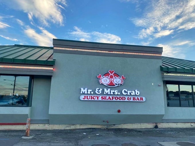 Under that big blue Utah sky, Mr. & Mrs. Crab offers a seafood sanctuary where bibs are mandatory and finger-licking is encouraged.