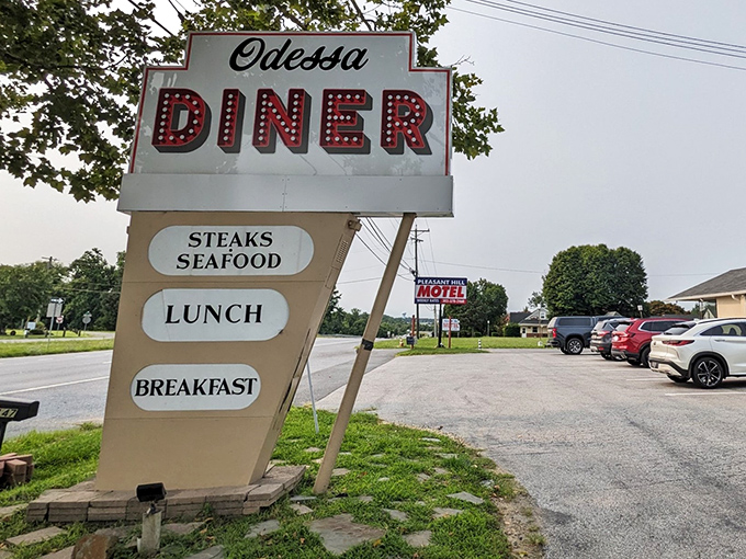 The humble exterior hides a treasure trove of comfort food classics that would make your grandmother both proud and slightly jealous.