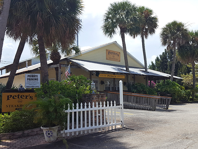 A slice of classic Florida dining, Peter's white picket fence welcomes you to a steak experience that feels delightfully timeless.