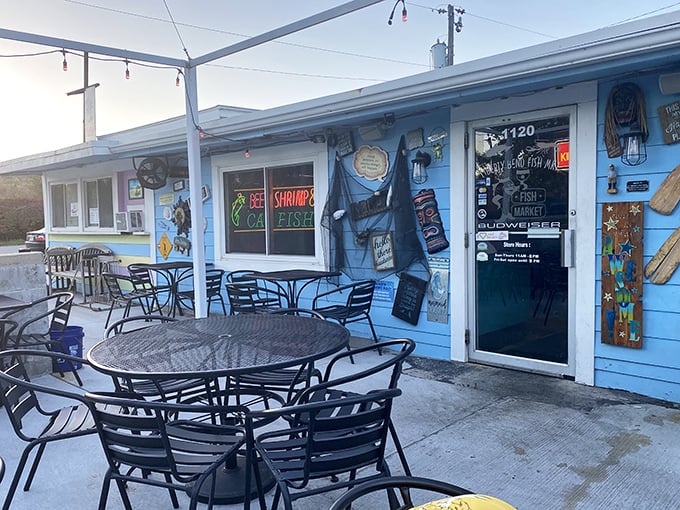 Fishing nets and ocean vibes at The Fish Market. This patio practically begs you to enjoy fried shrimp in the sunshine!