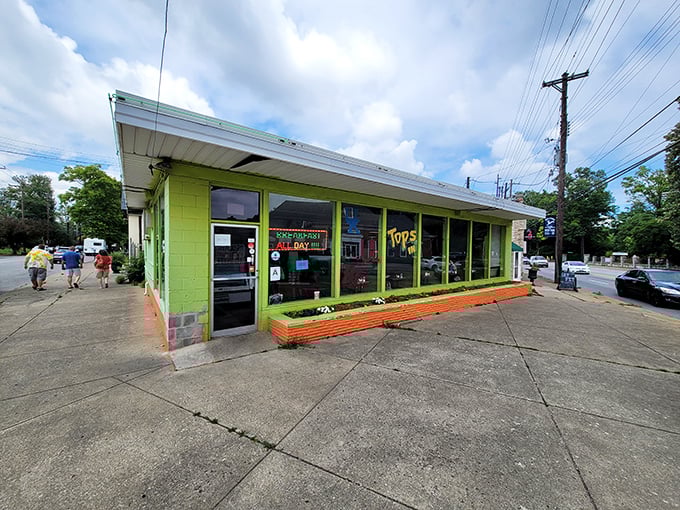 Twig and Leaf: "Retro vibes and neighborhood charm in full force. The kind of place where your coffee cup never reaches empty."