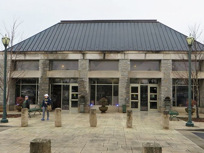 The Kentucky Artisan Center: where mountain craftsmanship meets modern architecture, proving tradition and innovation can be excellent roommates.