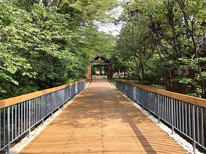 This stately brick corner building in Arrow Rock has witnessed centuries of hellos and howdys. If walls could talk, they'd remember your name!