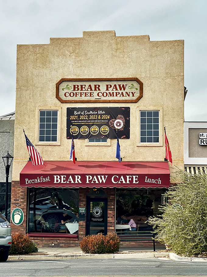 Bear Paw Cafe's award-winning reputation isn't just hot air - those "Best of Southern Utah" badges are well-earned breakfast bragging rights.