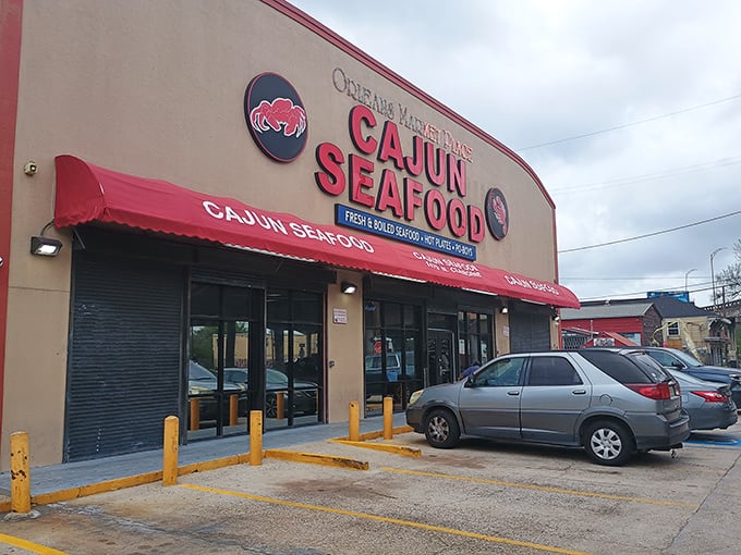 Cajun Seafood's no-nonsense storefront is the culinary equivalent of a poker player with a royal flush &ndash; no need to show off.