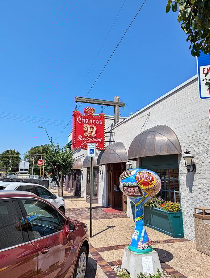 Chances "R" you'll be hypnotized by that vintage red sign &ndash; it's been guiding hungry Nebraskans to steak paradise for generations. 