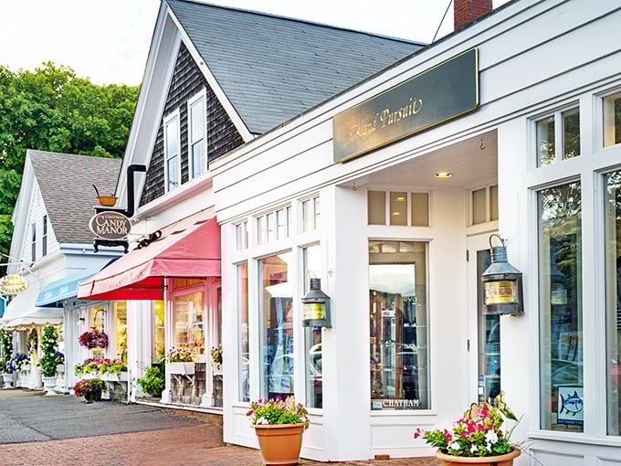 Chatham's charming storefronts invite window-shopping marathons, with awnings that seem to wave "come in, browse awhile" to passersby.