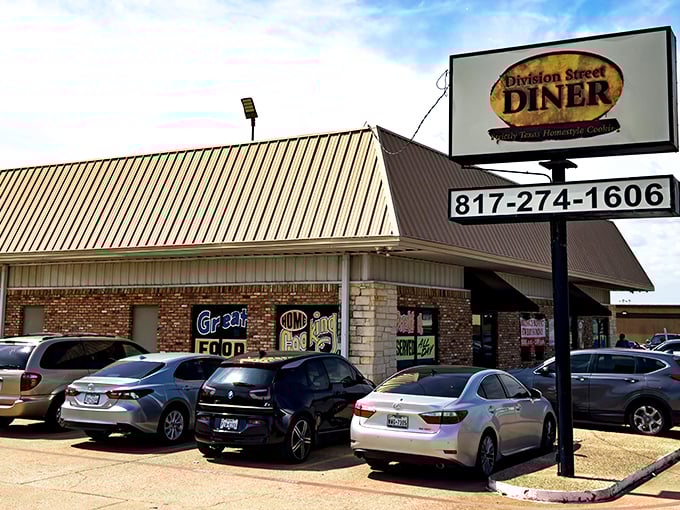 Division Street Diner stands proud like that friend who still makes mixtapes and refuses to get social media&mdash;wonderfully, deliciously old-school.