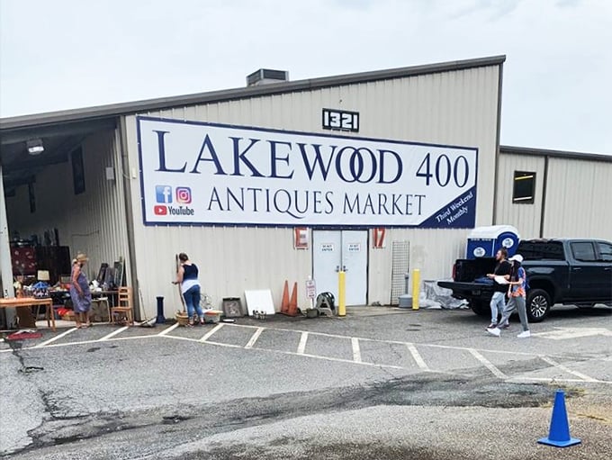 Climate-controlled antiquing heaven! Lakewood 400's spacious interior showcases treasures from bygone eras alongside those impossibly red tomatoes.