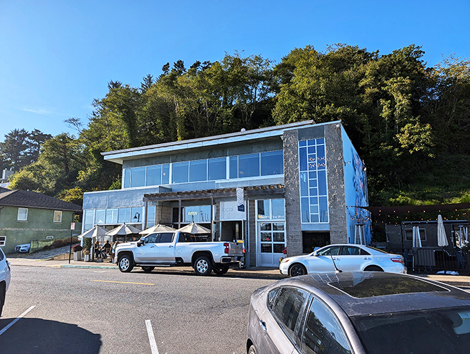 Local Ocean Seafoods: Modern architecture meets old-school fishing tradition. Those glass walls aren't showing off&mdash;they're inviting you to watch your dinner arrive by boat.