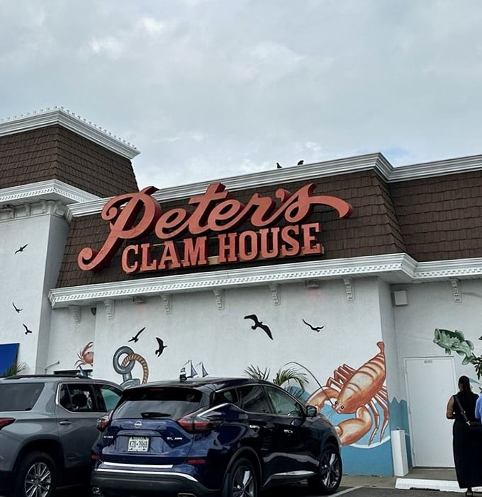 Peter's Clam House doesn't need fancy frills—just that gorgeous coastal-inspired mural telling you exactly what treasures await inside.
