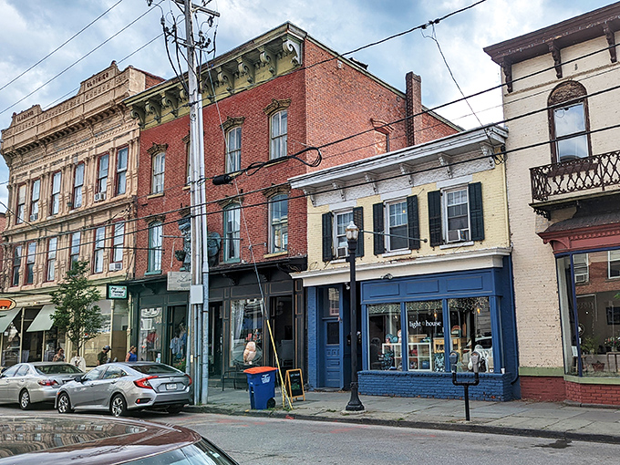 Saugerties' colorful storefronts stand shoulder-to-shoulder like old friends catching up on the latest town gossip.