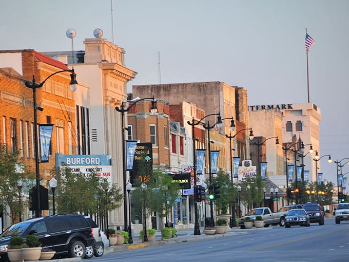 The sun-drenched streets of Arkansas City offer a warm welcome and cool savings. Your Social Security check just perked up at the sight!