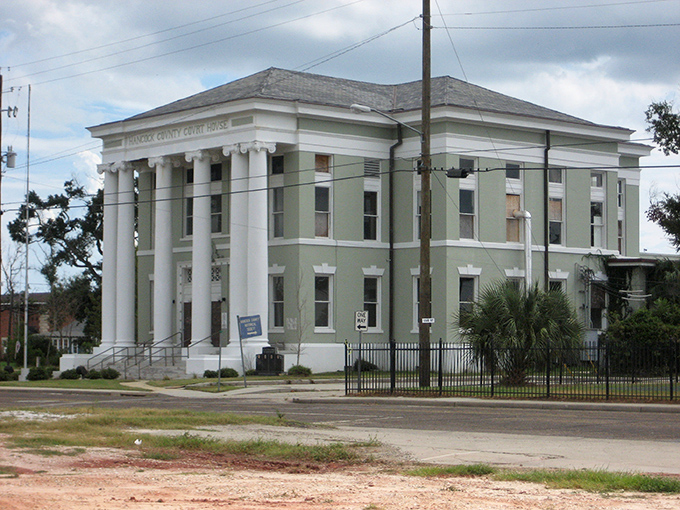 Holly Springs' historic homes stand like elegant Southern ladies, dressed in their architectural finery and ready to share their stories.