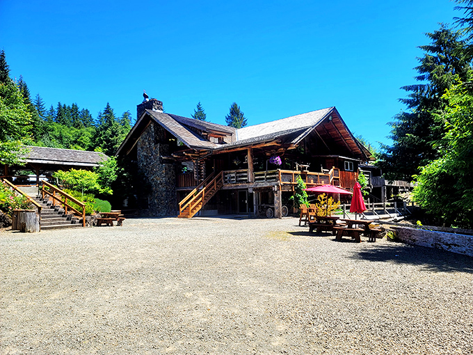 This massive log cabin restaurant looks like it was built by giants with an appetite to match. 
