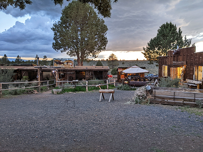 Cowboy cuisine meets glamping goals! These log cabins promise steaks that'll have you singing 'Home on the Range' with your mouth full. 