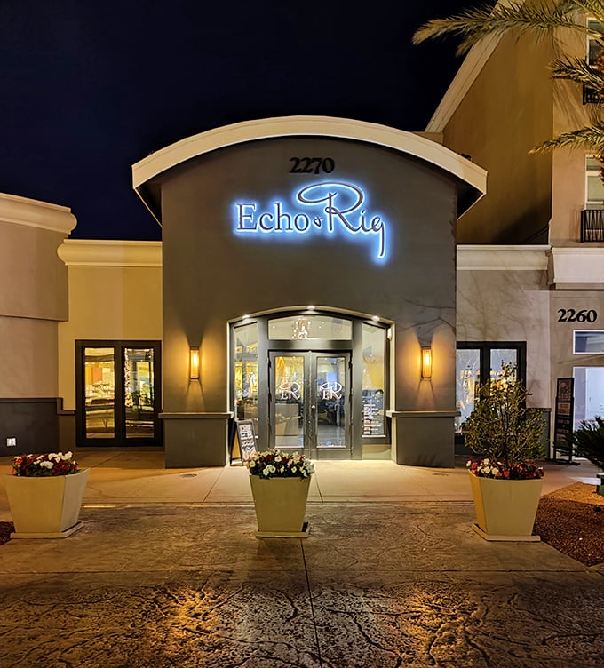 Palm trees and modern design—Echo & Rig proves great steakhouses don't need to look like gentlemen's clubs from the 1950s.