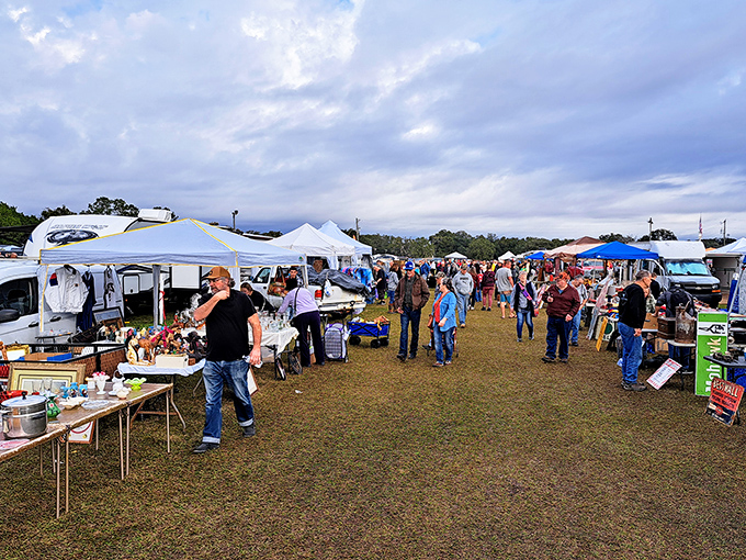 Wooden crates and colorful tables as far as the eye can see. Florida sunshine makes everything look like a better deal!