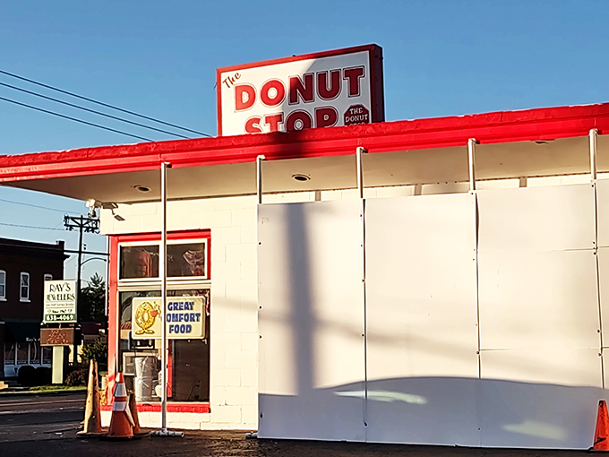 That classic red-and-white sign has been guiding hungry St. Louisans to donut nirvana for decades. Some landmarks need no update.