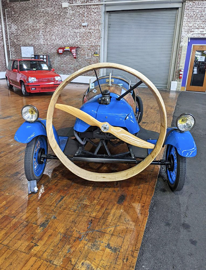 The 1932 Helicron looks like what happens when an airplane propeller and a go-kart have a very determined child. Yes, that wooden propeller actually powers it!