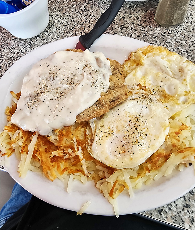Golden crispy perfection meets fluffy hash browns in this breakfast-meets-dinner dream plate of pure comfort.