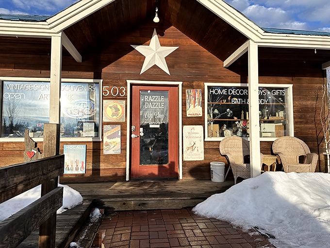 Razzle Dazzle indeed! This star-adorned shop promises vintage signs and homespun souvenirs that'll have you clearing wall space before you've reached checkout.