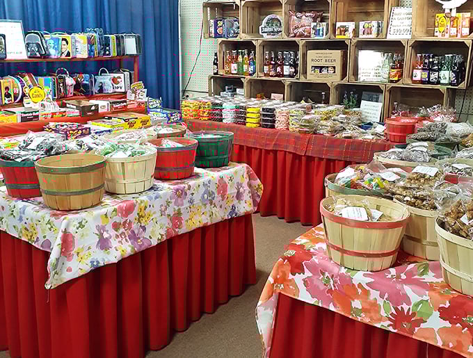 Not your average snack bar! These nostalgic treats look like they were teleported straight from a 1950s general store, complete with charming wooden baskets.