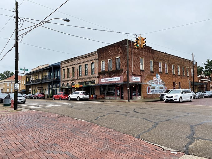 Downtown Jefferson feels like walking onto a movie set where nobody called "cut." These historic buildings have witnessed everything from steamboat commerce to selfie-taking tourists.