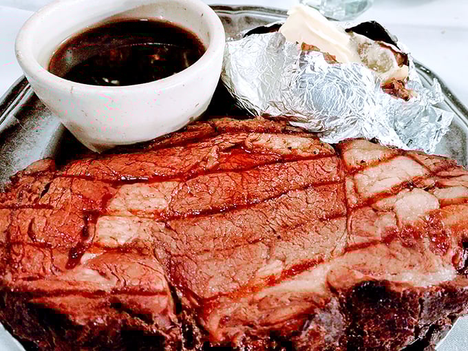Behold the star of the show&mdash;prime rib so perfectly executed it makes vegetarians question their life choices. That crust! That rosy interior!