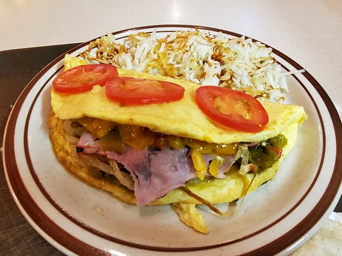 This Western omelette doesn't just say good morning—it belts it out like Ethel Merman, with ham and veggies tucked into fluffy eggs.