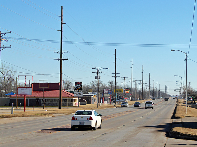 Blackwell's 818 Diner serves up comfort food with a side of nostalgia—where calories don't count if you're greeted by name!