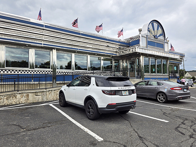 Blue Colony Diner's iconic wheel-topped entrance sparkles with enough chrome to make a '57 Chevy jealous. 
