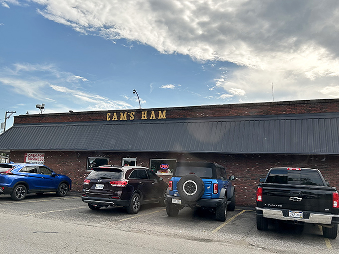 Cam's Ham doesn't need flashy signs&mdash;just a parking lot full of vehicles belonging to people who know where the good stuff is.