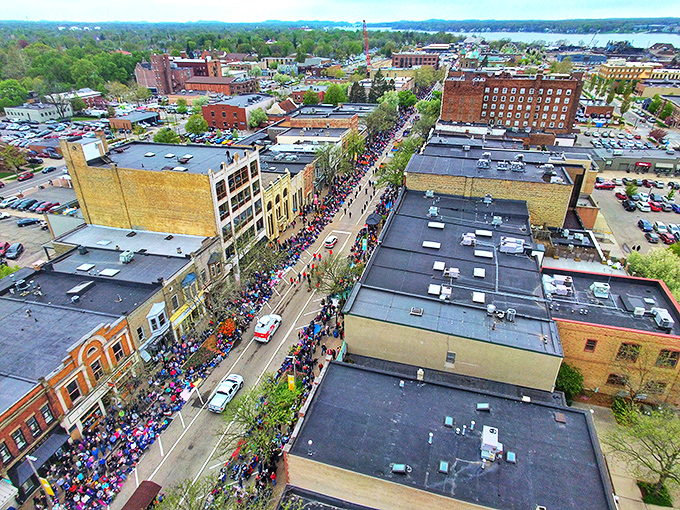 Holland's tulip displays are like nature's fireworks&mdash;spectacular, colorful, and absolutely free to enjoy when you live here.