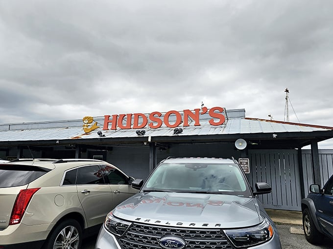 Hudson's doesn't need fancy &ndash; that sign is like a bat signal for seafood lovers across Hilton Head.