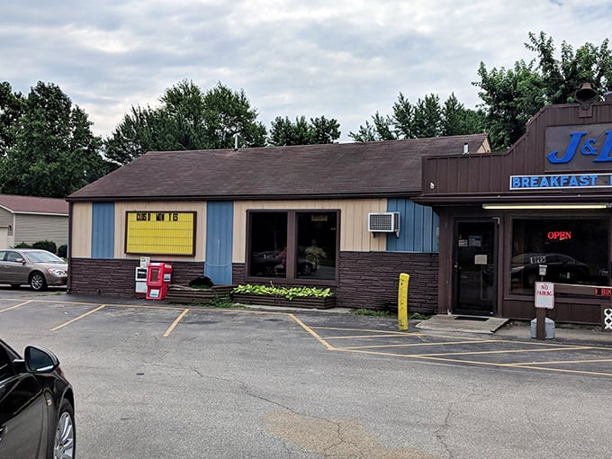 J & L Breakfast House (Marion): Behind this colorful facade lies a breakfast paradise where pancakes are measured not in inches, but in smiles.