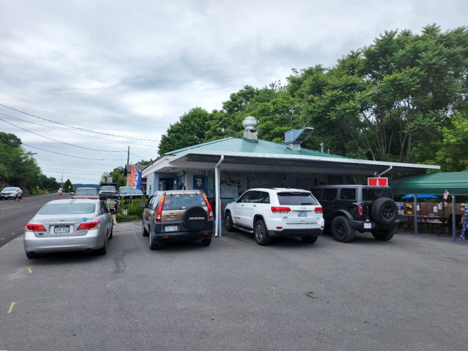 Jim's Drive-In: Simple, white, and ready to serve – this little spot has been winning hearts one patty at a time.