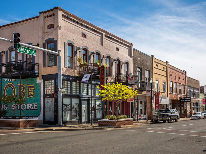 Jonesboro's downtown invites leisurely strolls without emptying your wallet. Window shopping never looked so appealing!
