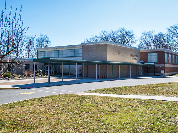 Mountainside lives up to its name with tree-lined streets and the Watchung Mountains creating a backdrop worthy of a retirement brochure.