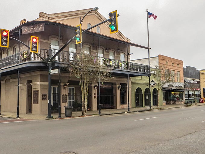 Where small-town Louisiana shows its colorful personality. Those traffic lights rarely see actual traffic jams!