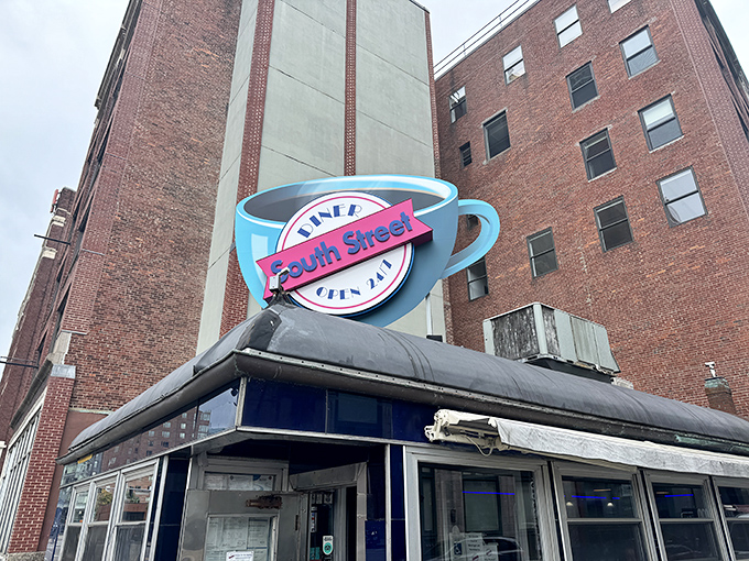 South Street's giant coffee cup sign winks at passersby, as if sharing a delicious secret about what awaits inside.