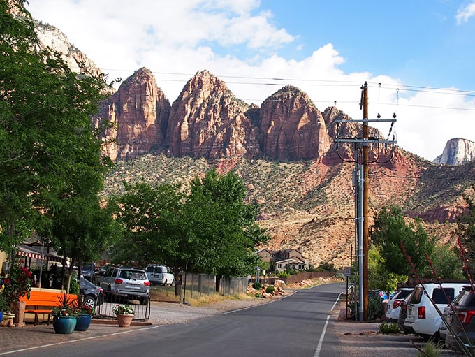 Springdale sits in nature's amphitheater with those towering red cliffs as the main act. Talk about a room with a view!
