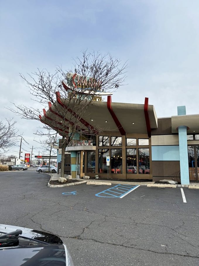 The Skylark's retro-futuristic charm makes you feel like The Jetsons might pull up for a milkshake any minute.