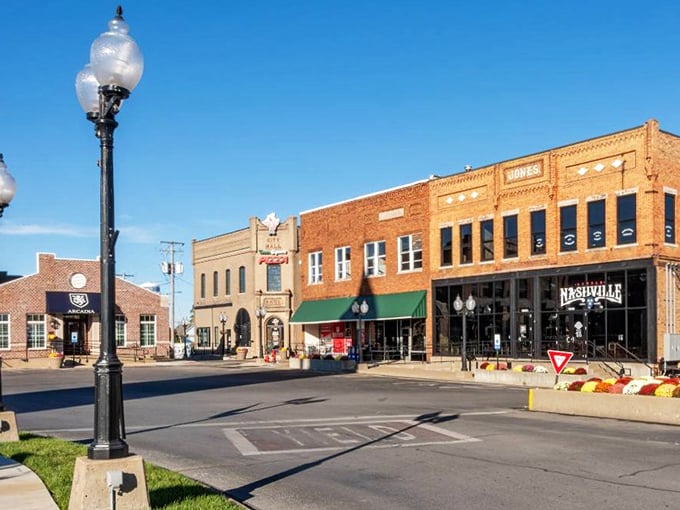 The heart of Marion beats along these streets where shop owners still put out "Back in 5 minutes" signs and actually return in 5 minutes.