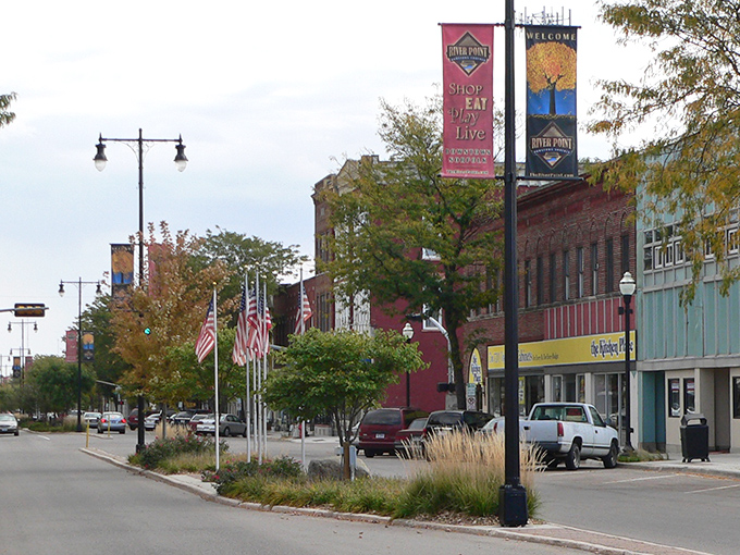 Norfolk's tree-lined streets and historic storefronts create the perfect backdrop for an affordable retirement. Main Street never looked so inviting!