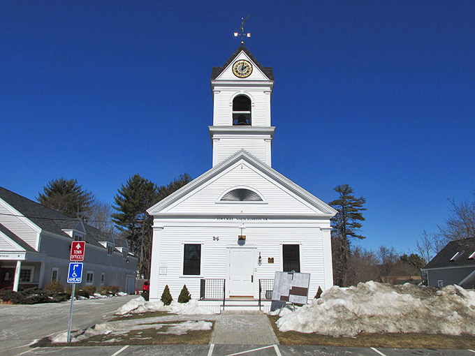 The charming white church stands like a sentinel against moody New Hampshire skies &ndash; postcards don't get more New England than this.