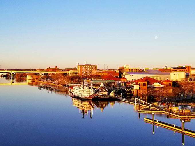 The Illinois River provides a stunning backdrop in Peoria, where your retirement dollars flow as smoothly as the water.