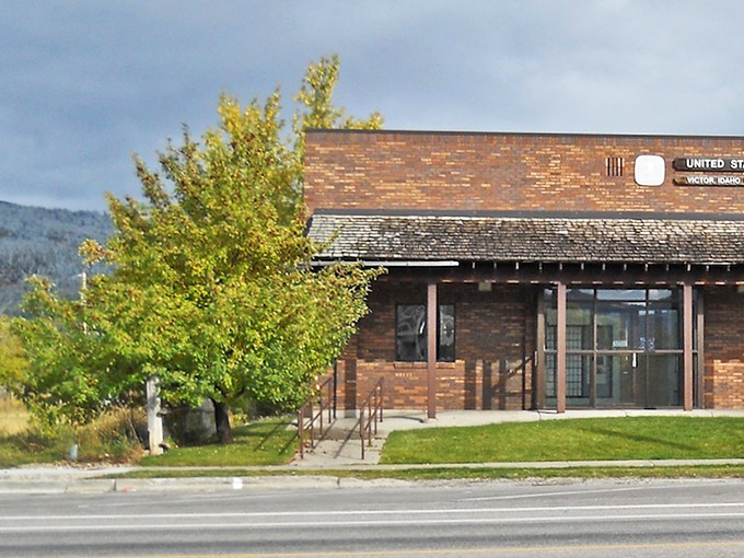 Small-town charm with big mountain energy - Victor's unassuming streets hide adventure around every corner.